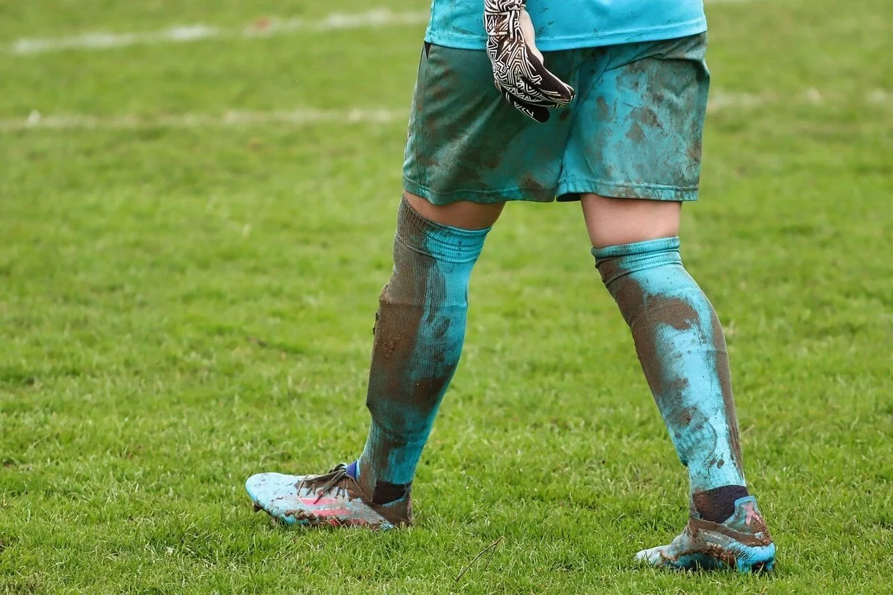 Why Female Footballers Suffer More Knee Injuries Than Men — The ...