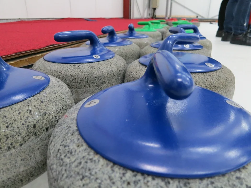 Curling - Stones, brooms, a hog line and a house - Interview with Anna ...