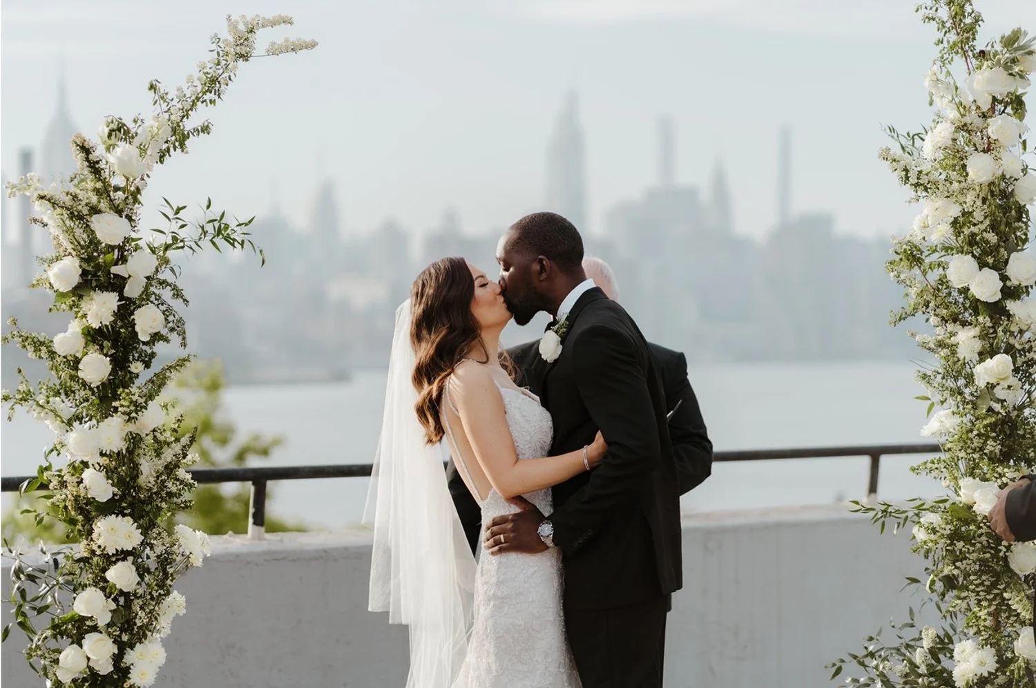 white wedding @ w-loft — hanato floral design