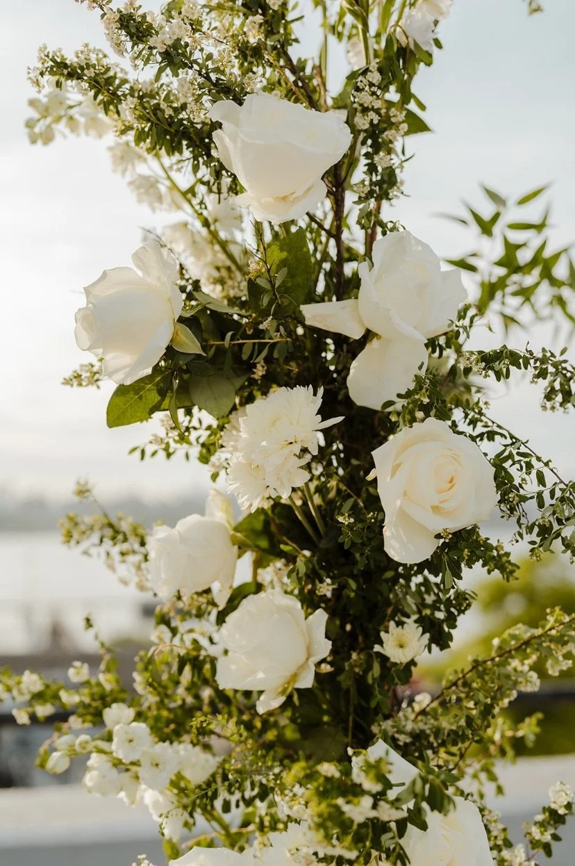 white wedding @ w-loft — hanato floral design