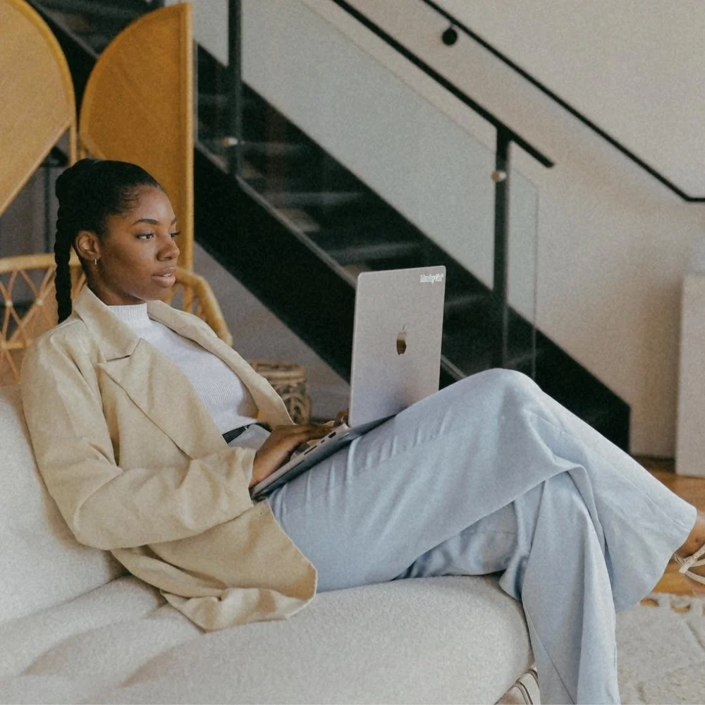 MONDAY GIRL - Monday Girl