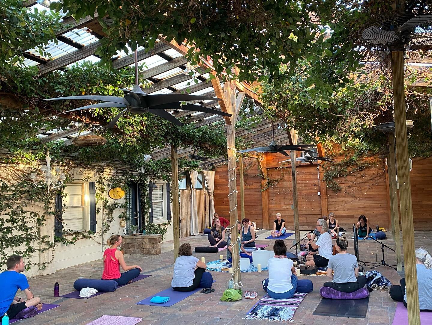 Yoga 4 Change — Home