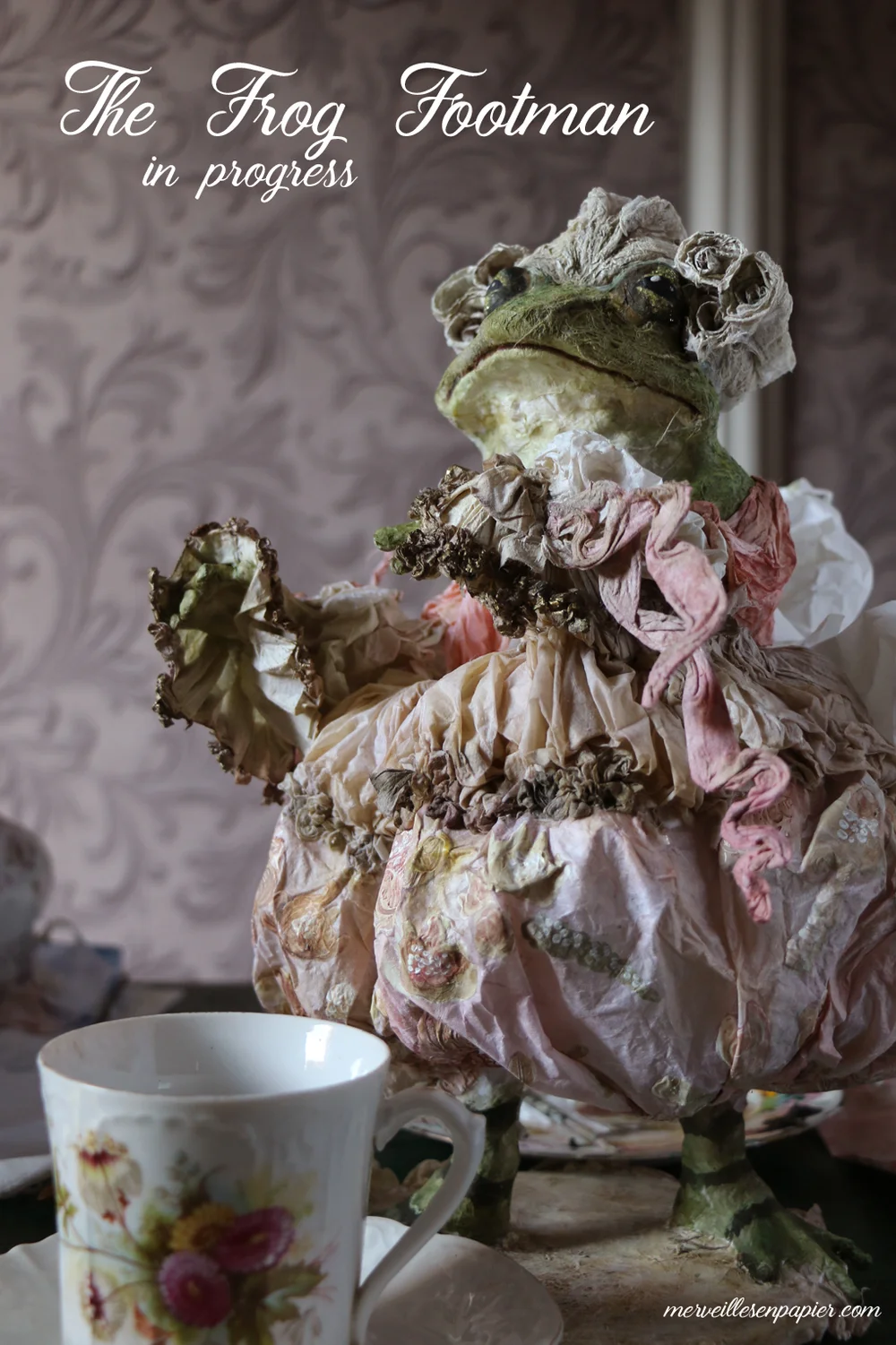 The Frog-Footman - Pig and Pepper — Merveilles en Papier