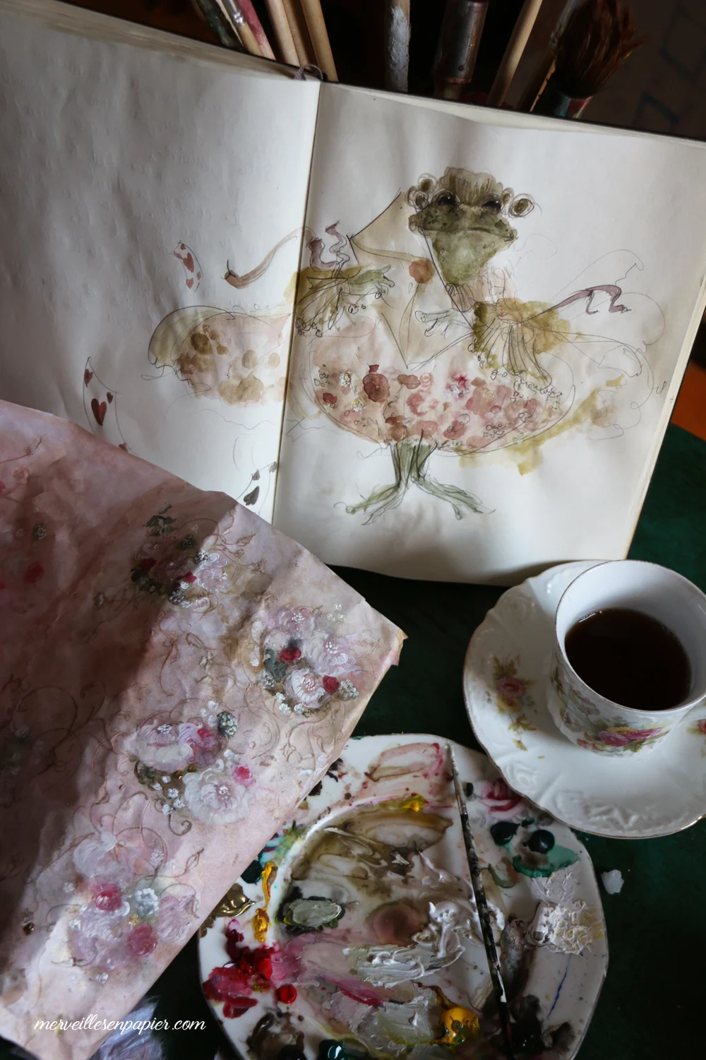 The Frog-Footman - Pig and Pepper — Merveilles en Papier