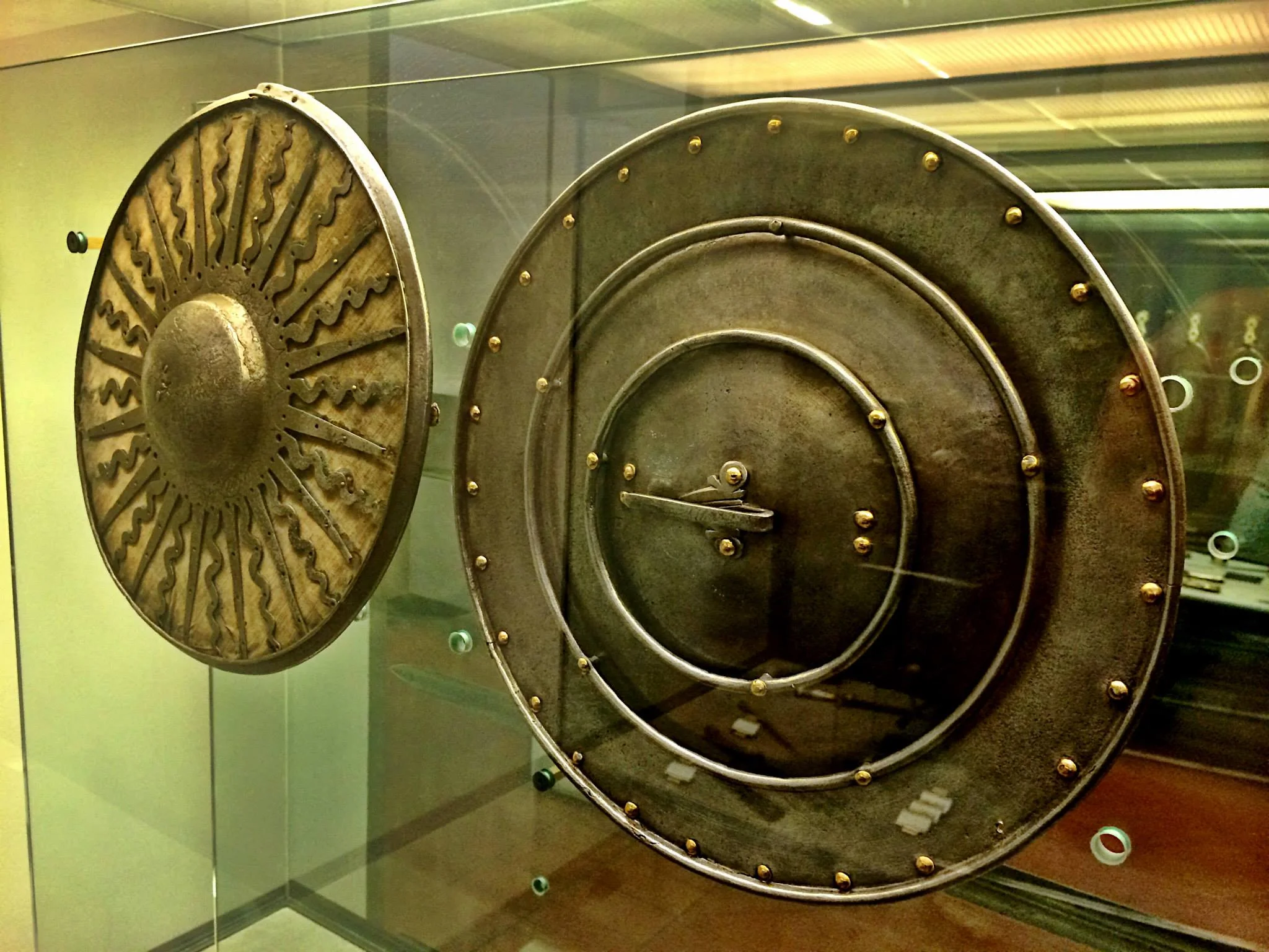 Sword and shield of the Spanish Part 1 — Gray School of Arms. Western ...