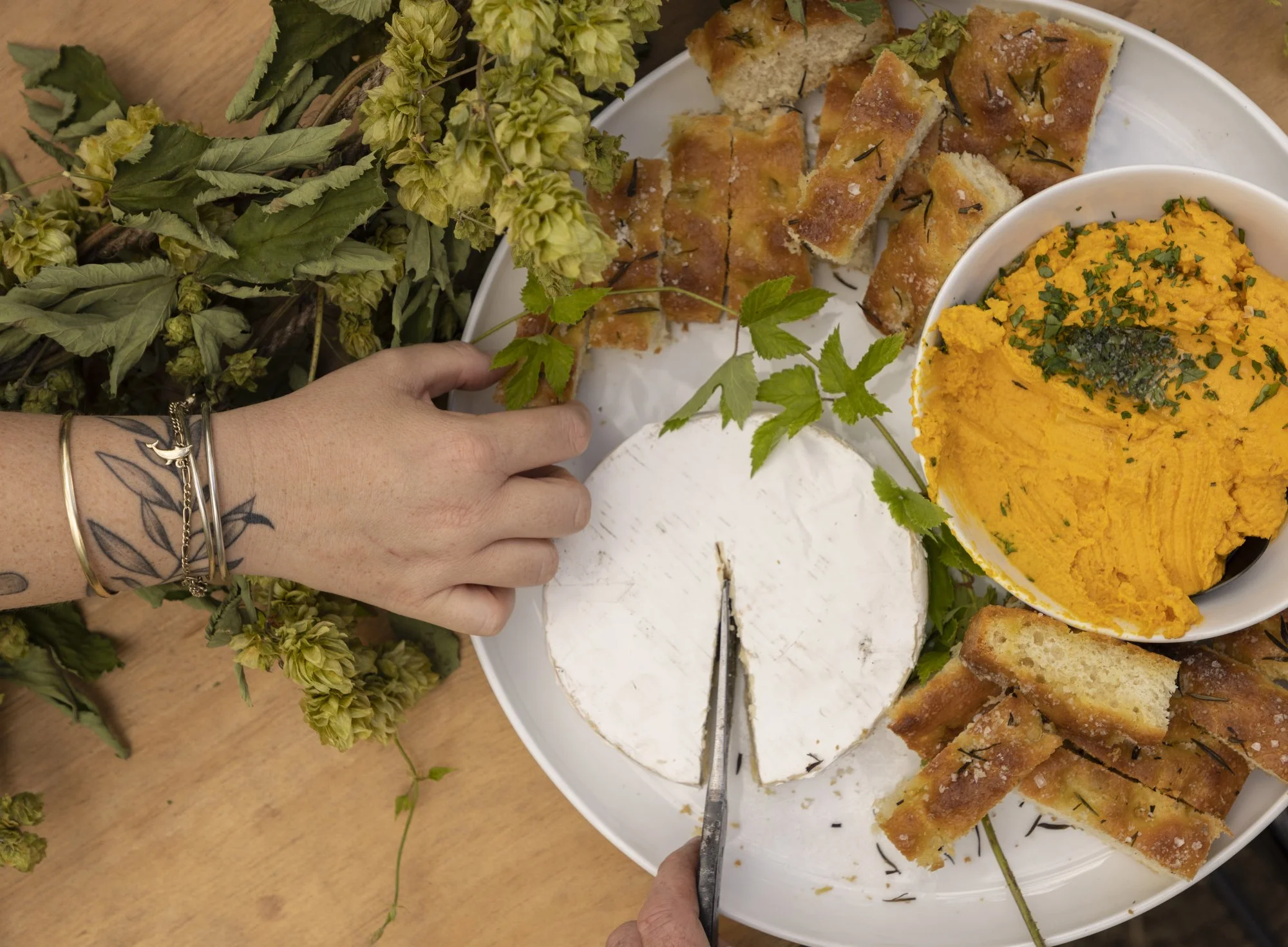 Dine in the bines — Ryefield Hops