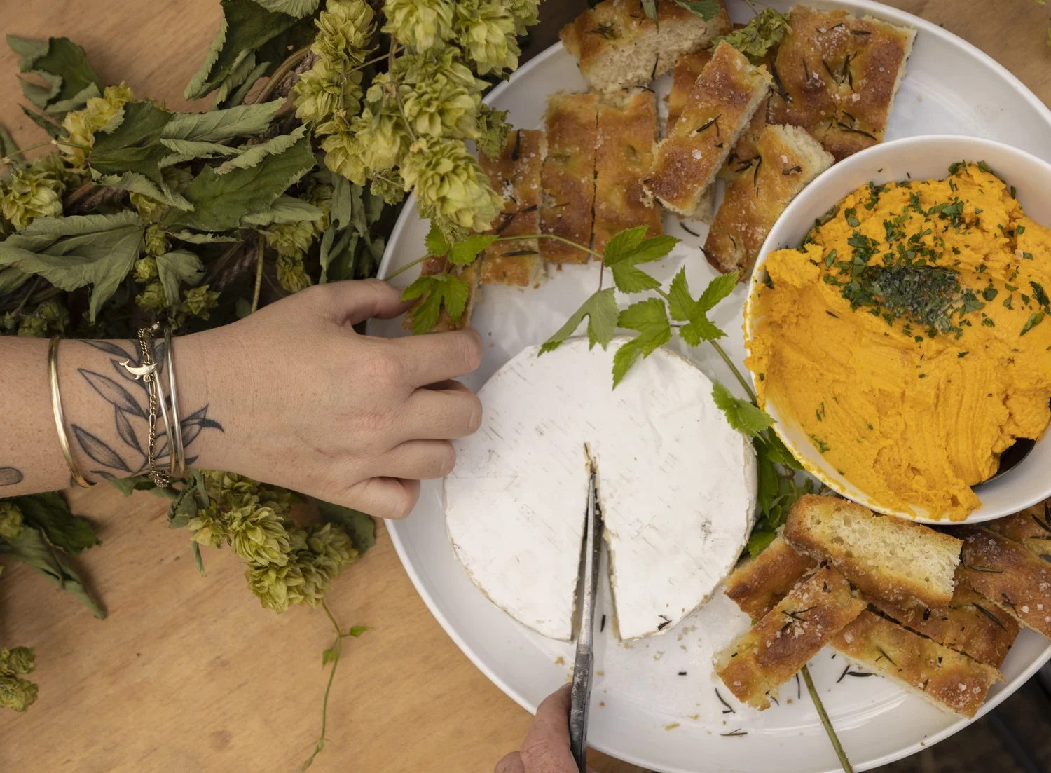 Dine in the bines — Ryefield Hops