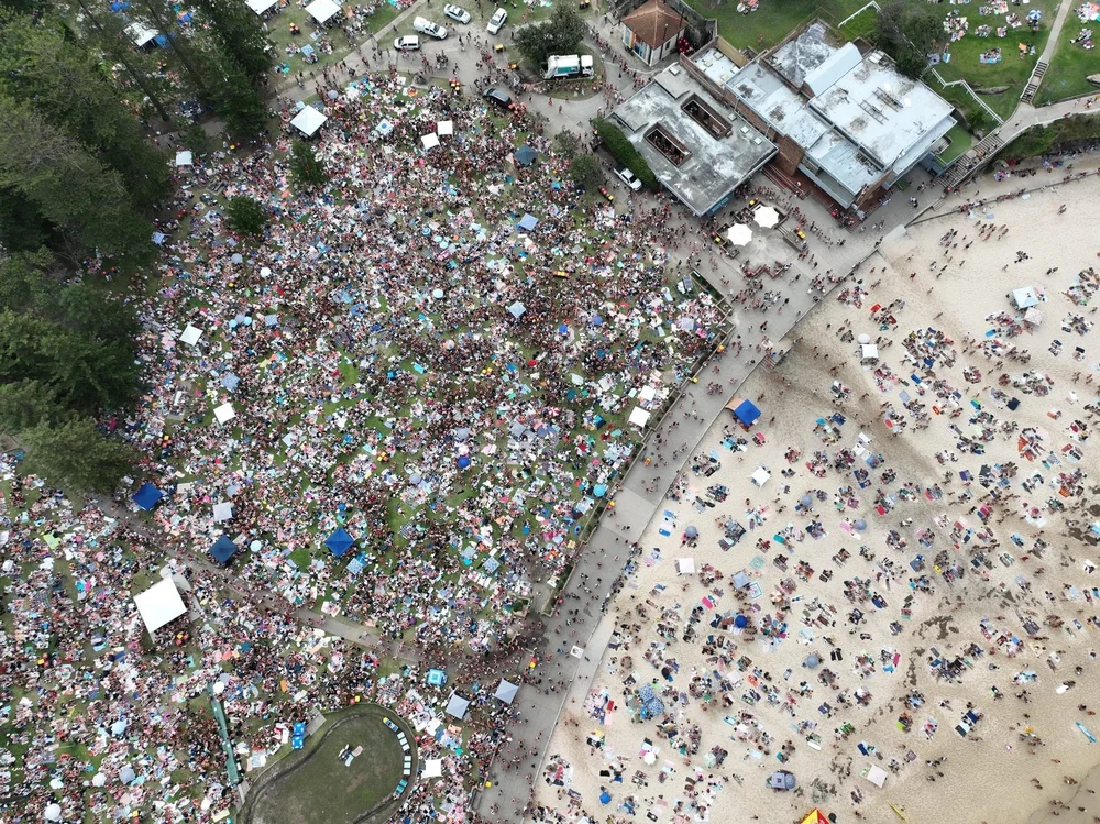 Celebrating Christmas Day at Bronte Beach: Australia’s Biggest ...