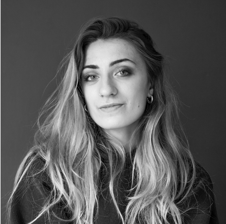 About — Anna Betts