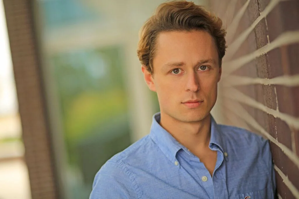 Contact — David Gow