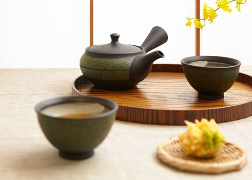 Japanese Teapot: 8 Things You Need to Know