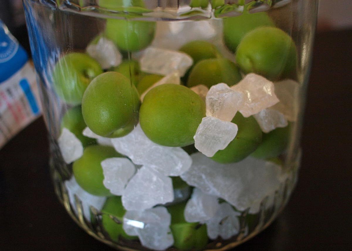 What is Umeshu? 6 Things to Know About Japanese Plum Liqueur