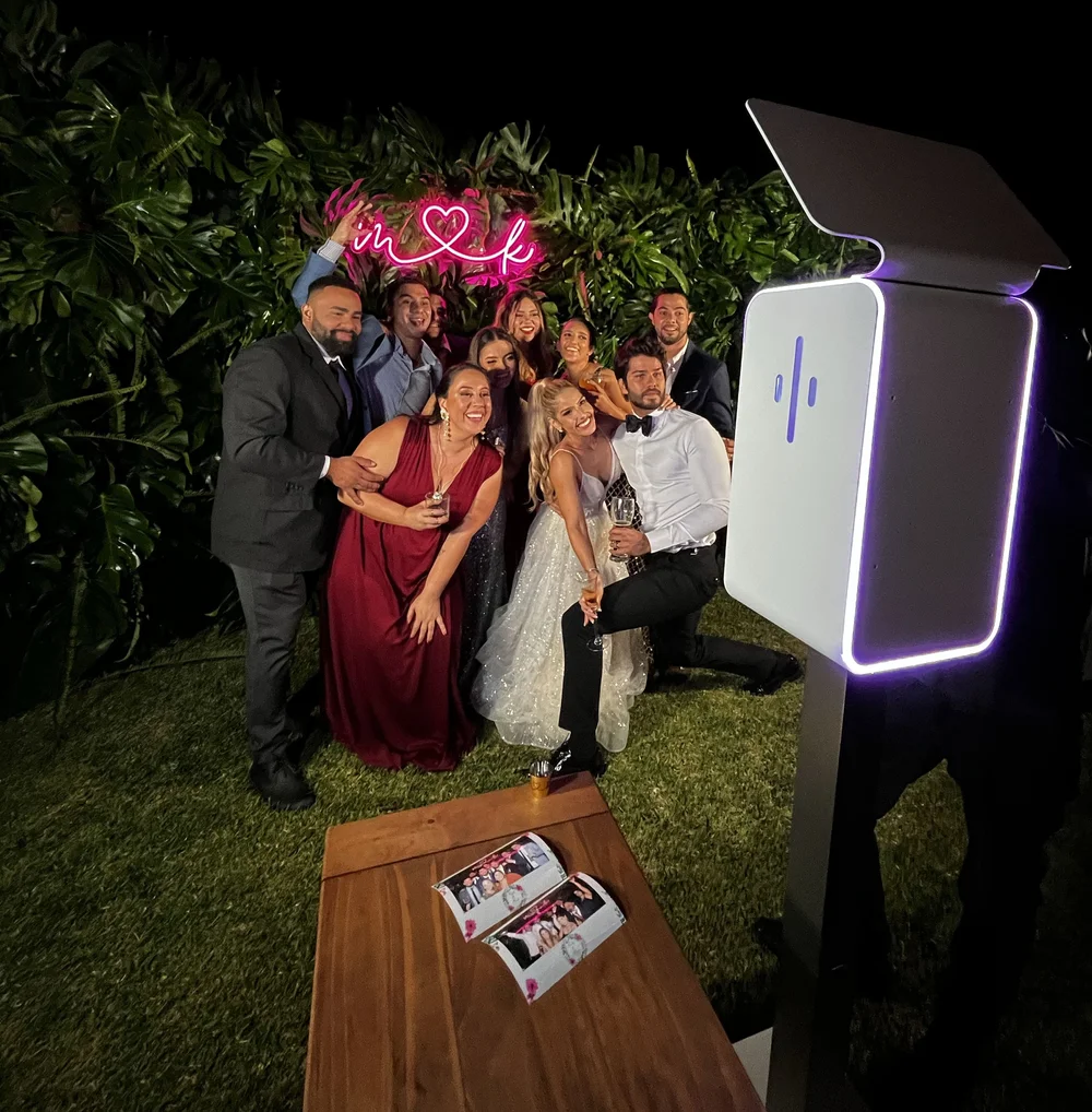 Catálogo de nuestros photo booths — The Booth Factory