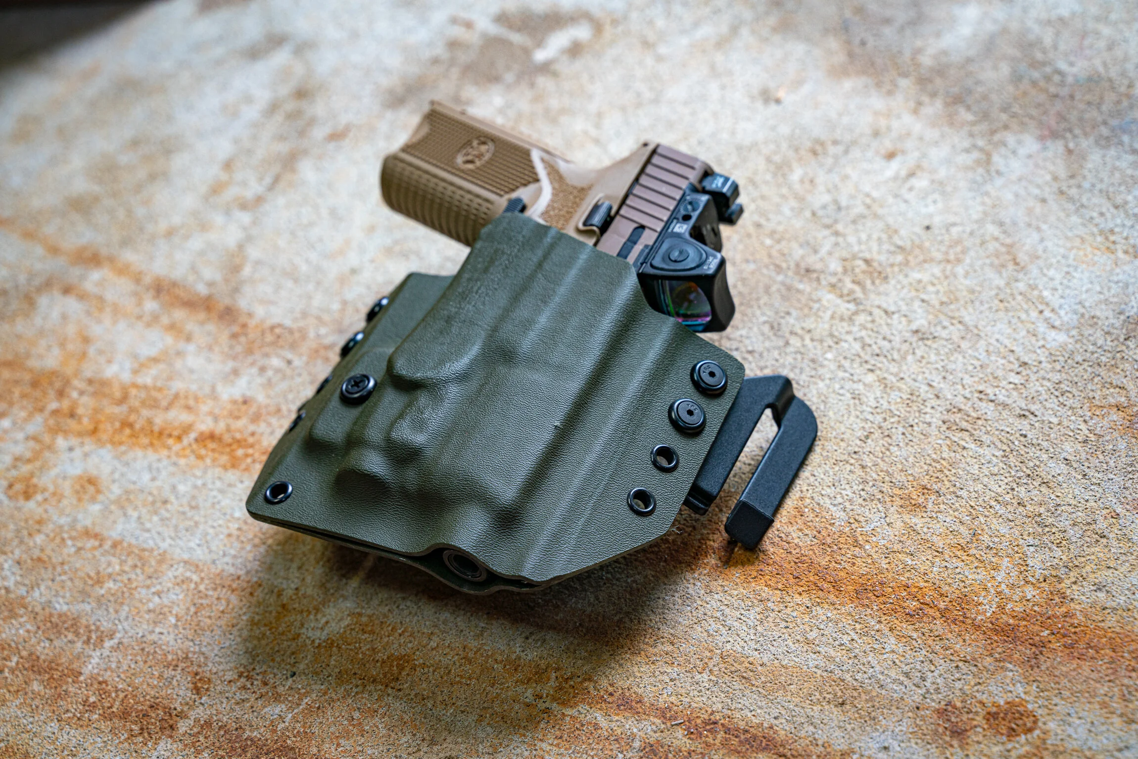 custom made kydex holsters — redEARTH Concealment, LLC