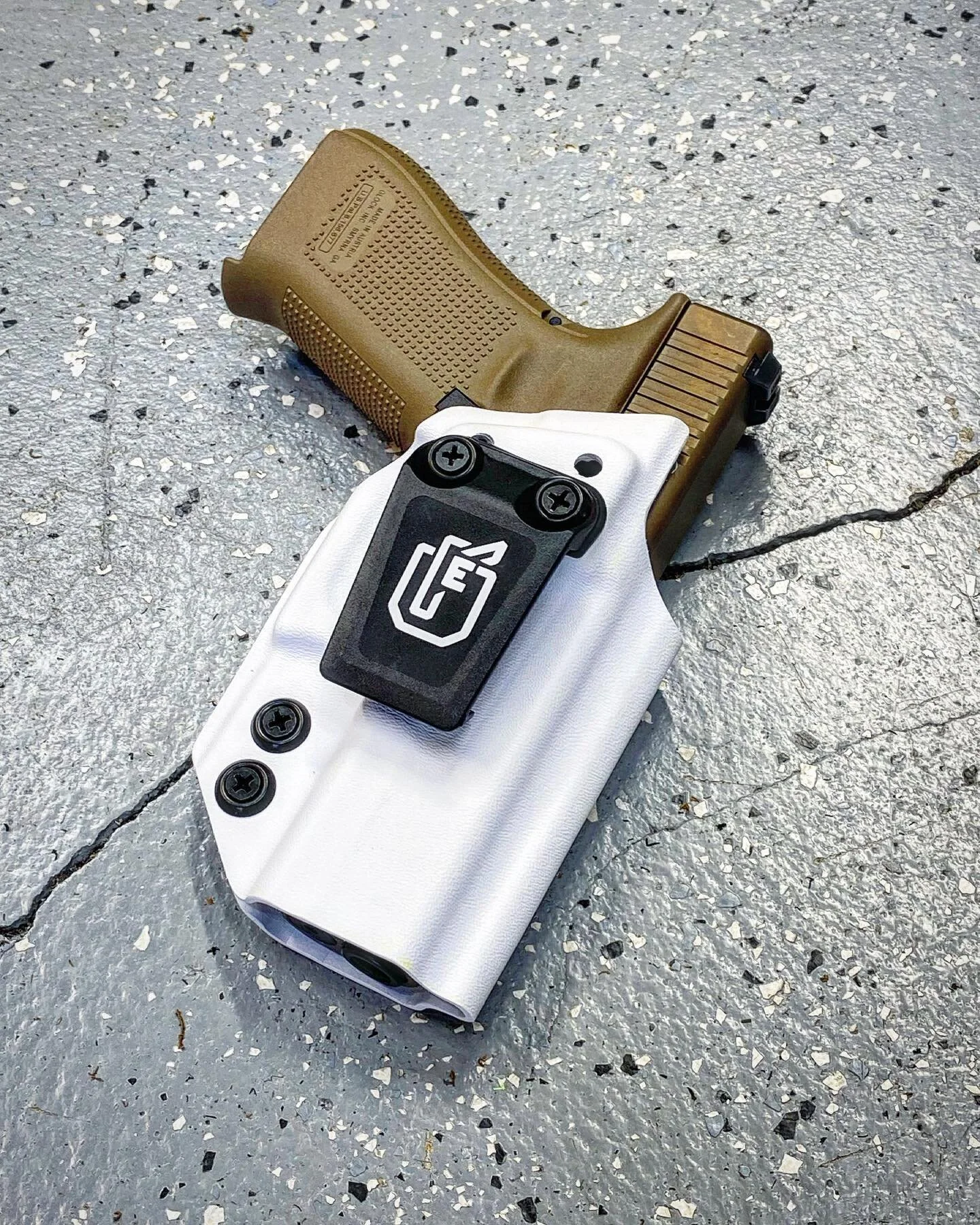 custom made kydex holsters — redEARTH Concealment, LLC