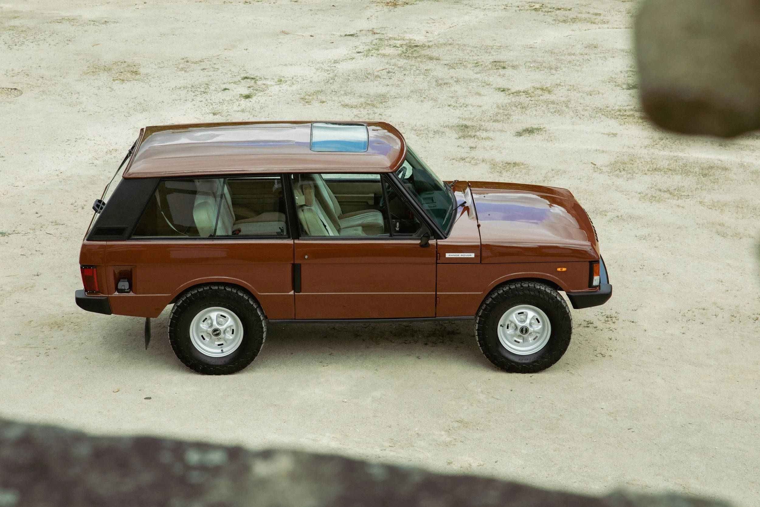 1985 Range Rover Classic (Project Cassis) — Legacy Overland