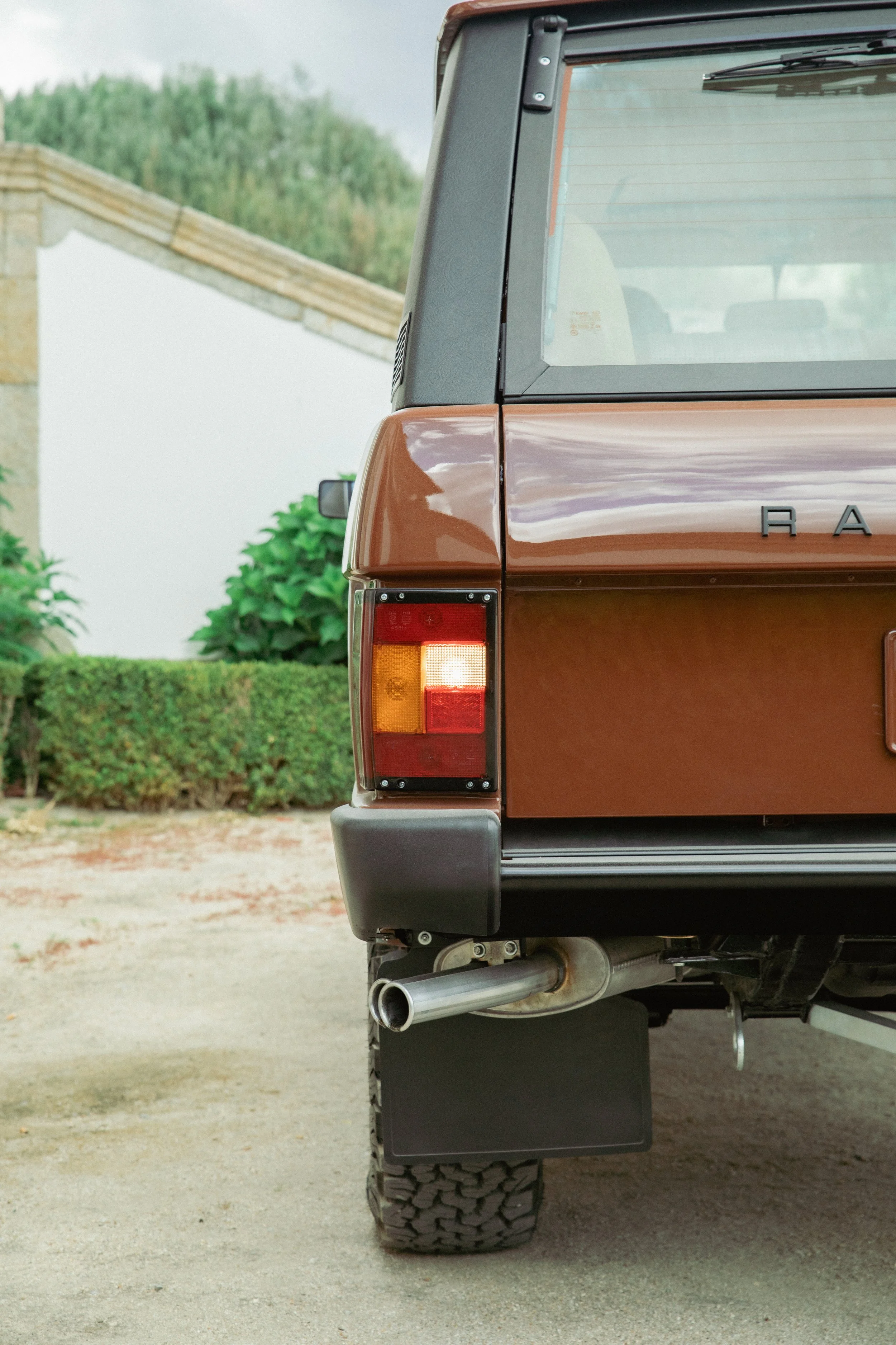 1985 Range Rover Classic (Project Cassis) — Legacy Overland