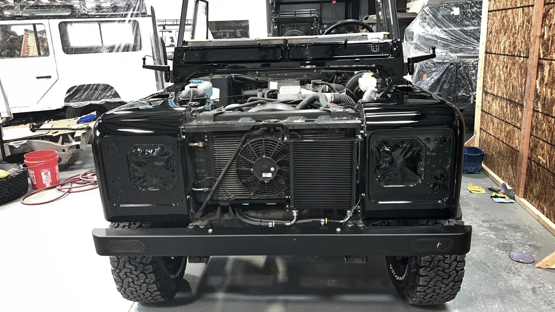 Unleashing Vintage Off-Road Power: Land Rover Defender 90 NAS ...
