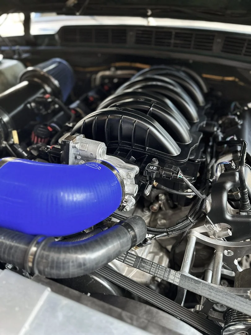 Reviving the Legend: The 1994 Range Rover Classic Soft-Dash ...