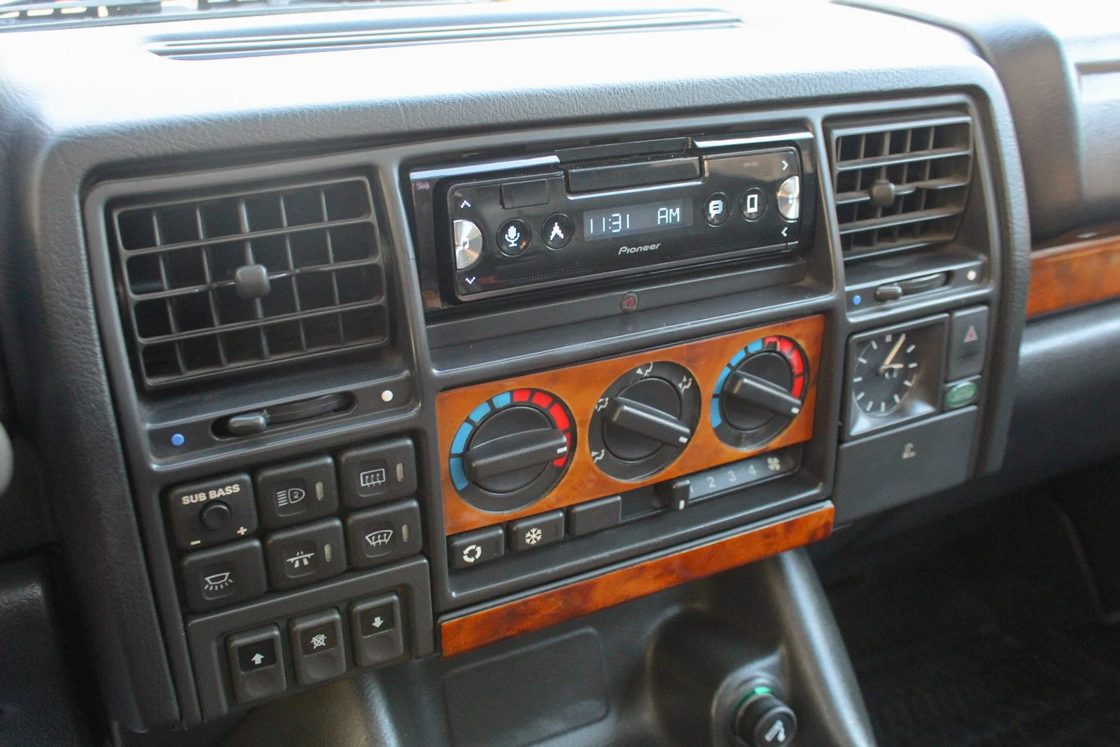 1994 Range Rover Classic Project Jitterbug — Legacy Overland