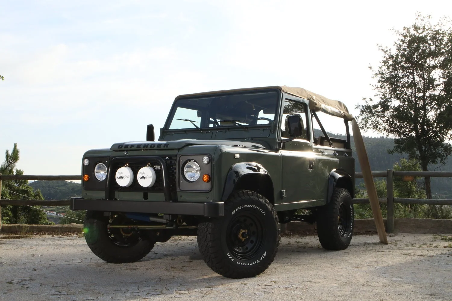 Land Rover Defender & Series: Build & Restoration Gallery — Legacy Overland