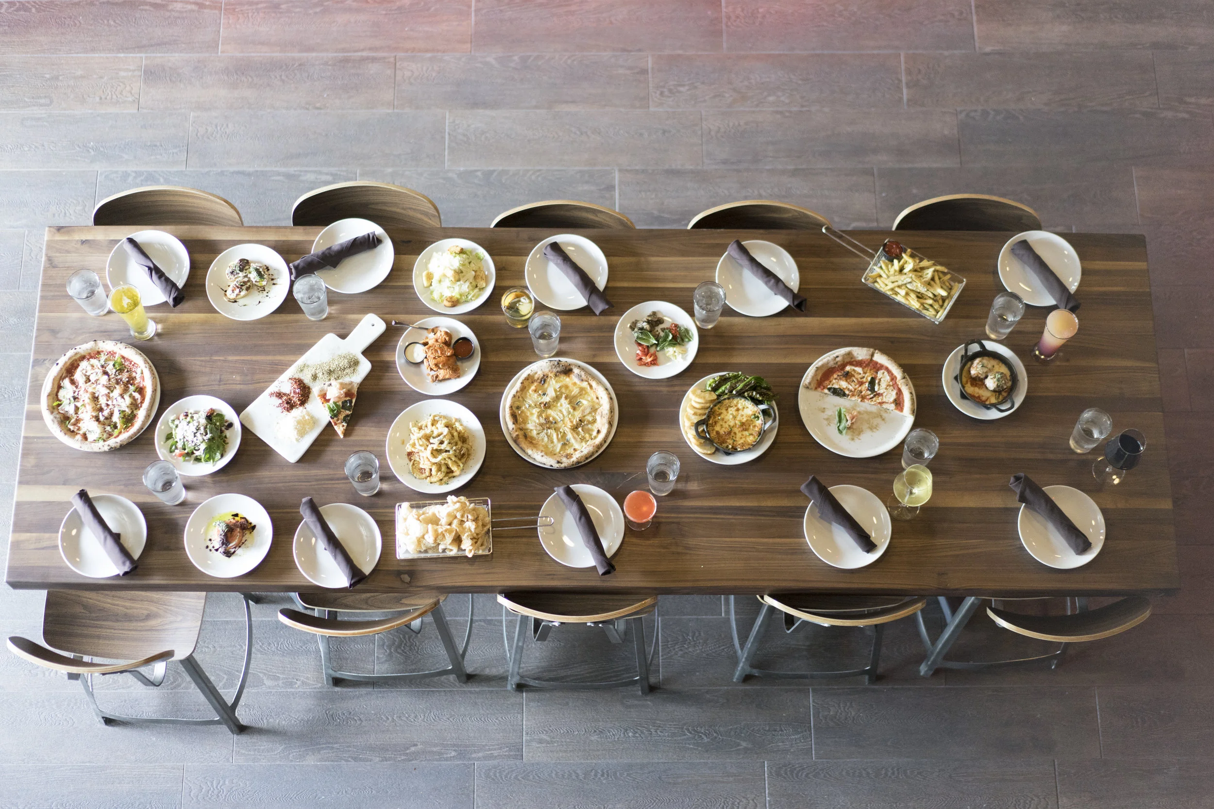 Volare Pizzeria Bar + Lounge