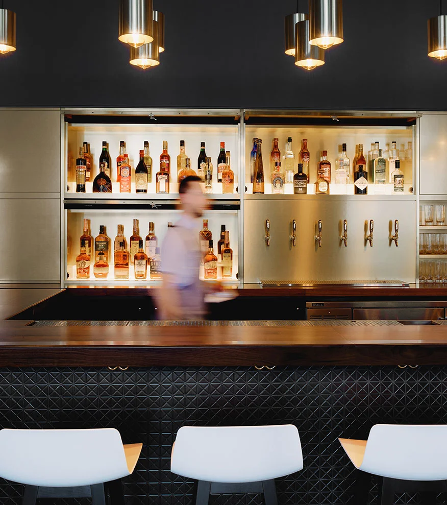 Marshall’s Landing | River North Restaurant in Merchandise Mart