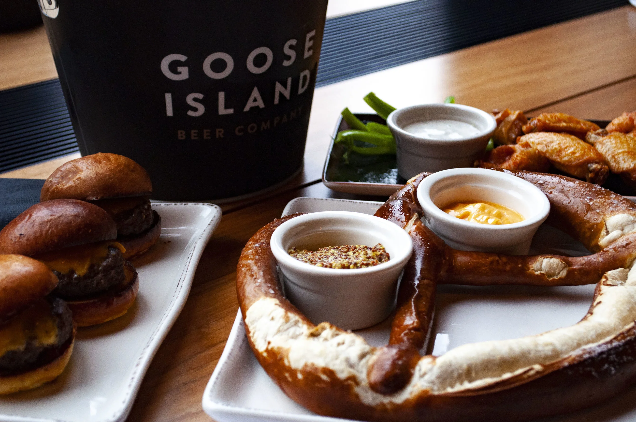 Chicago Restaurant w/ Skyline View — Marshall's Landing