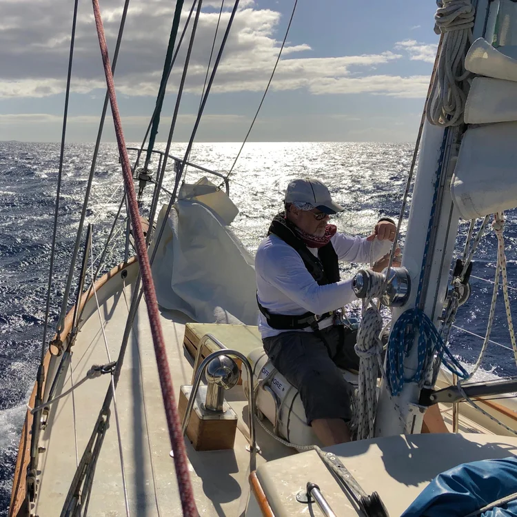 Offshore Sailing — Hawaiian Islands
