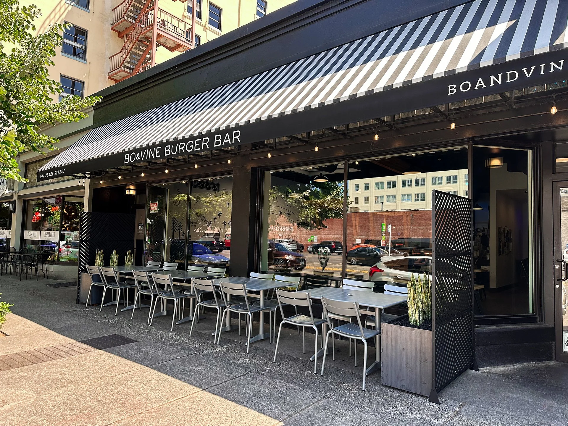 Locations — Bo & Vine Burger – Award-winning smash burgers