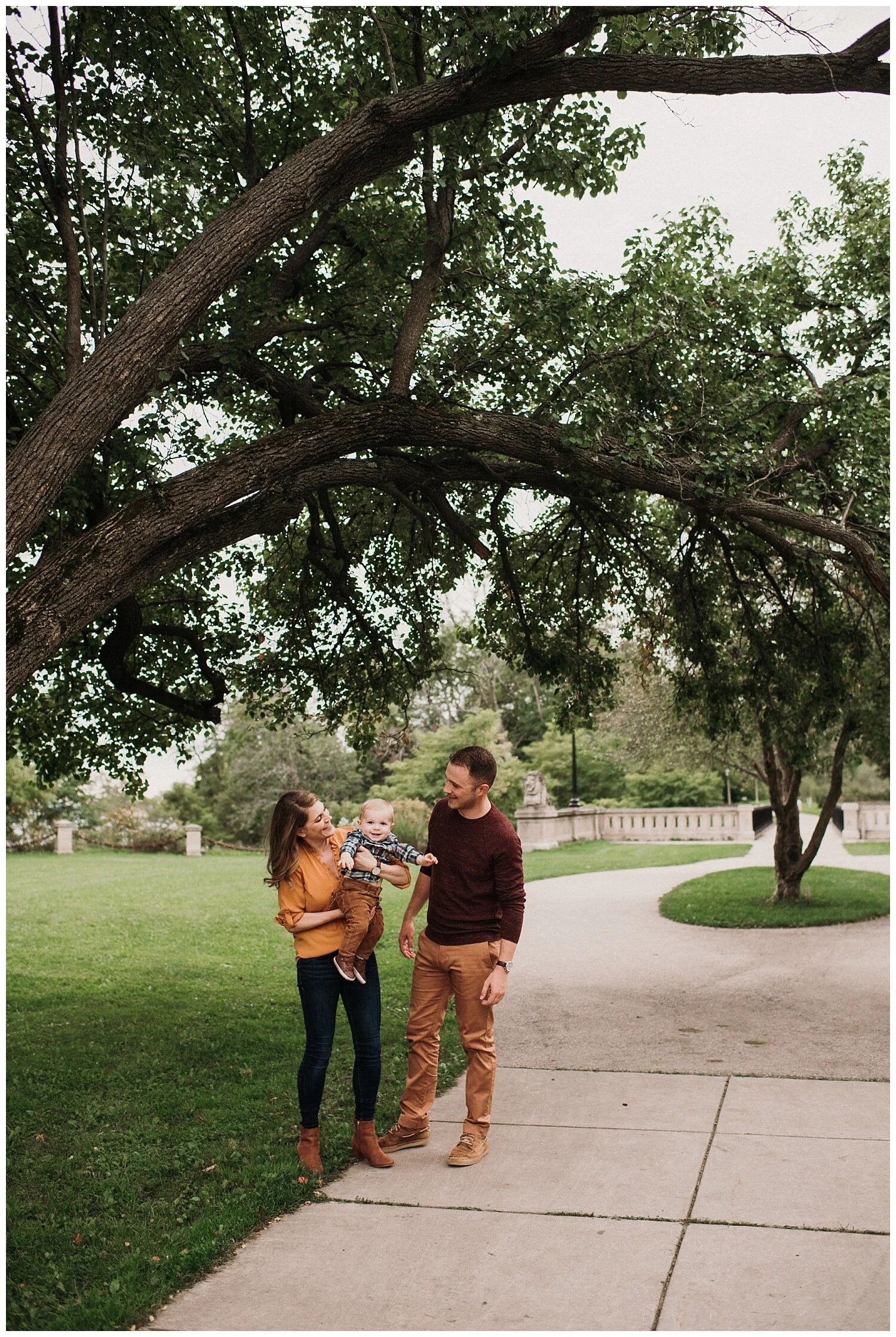 Holmes | Milwaukee 1 Year Family Session — KATIE BINGEN PHOTOGRAPHY