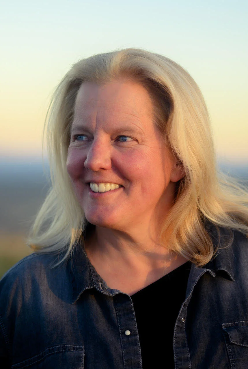 Julie Edge's Instagram, Twitter & Facebook on IDCrawl