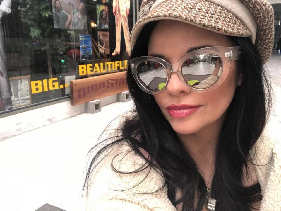 Lolo's Art Bio — Lolo Knows