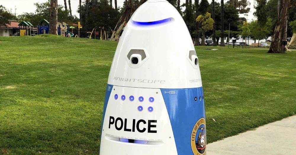 Robot cảnh sát chống tội phạm — Sáng kiến cộng đồng