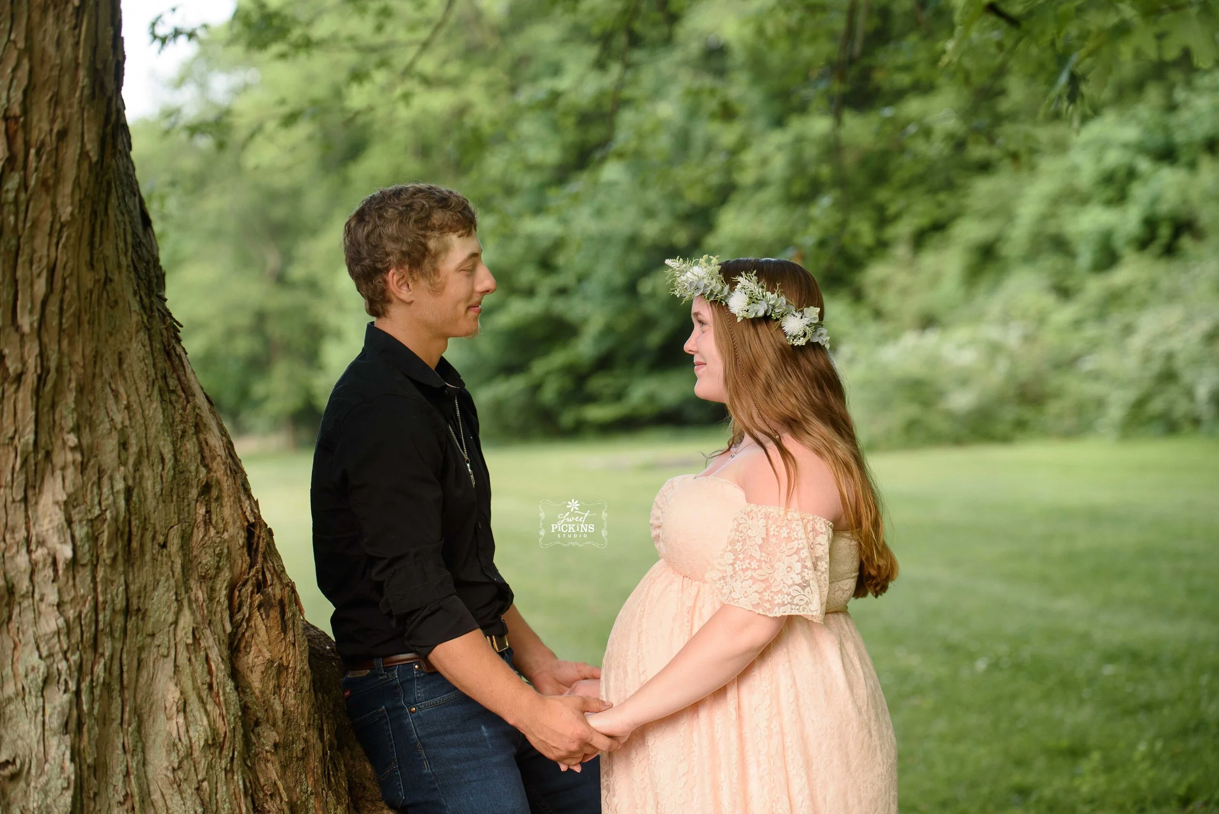 Maternity Engagement Photography Session in Peru, Indiana — Sweet ...