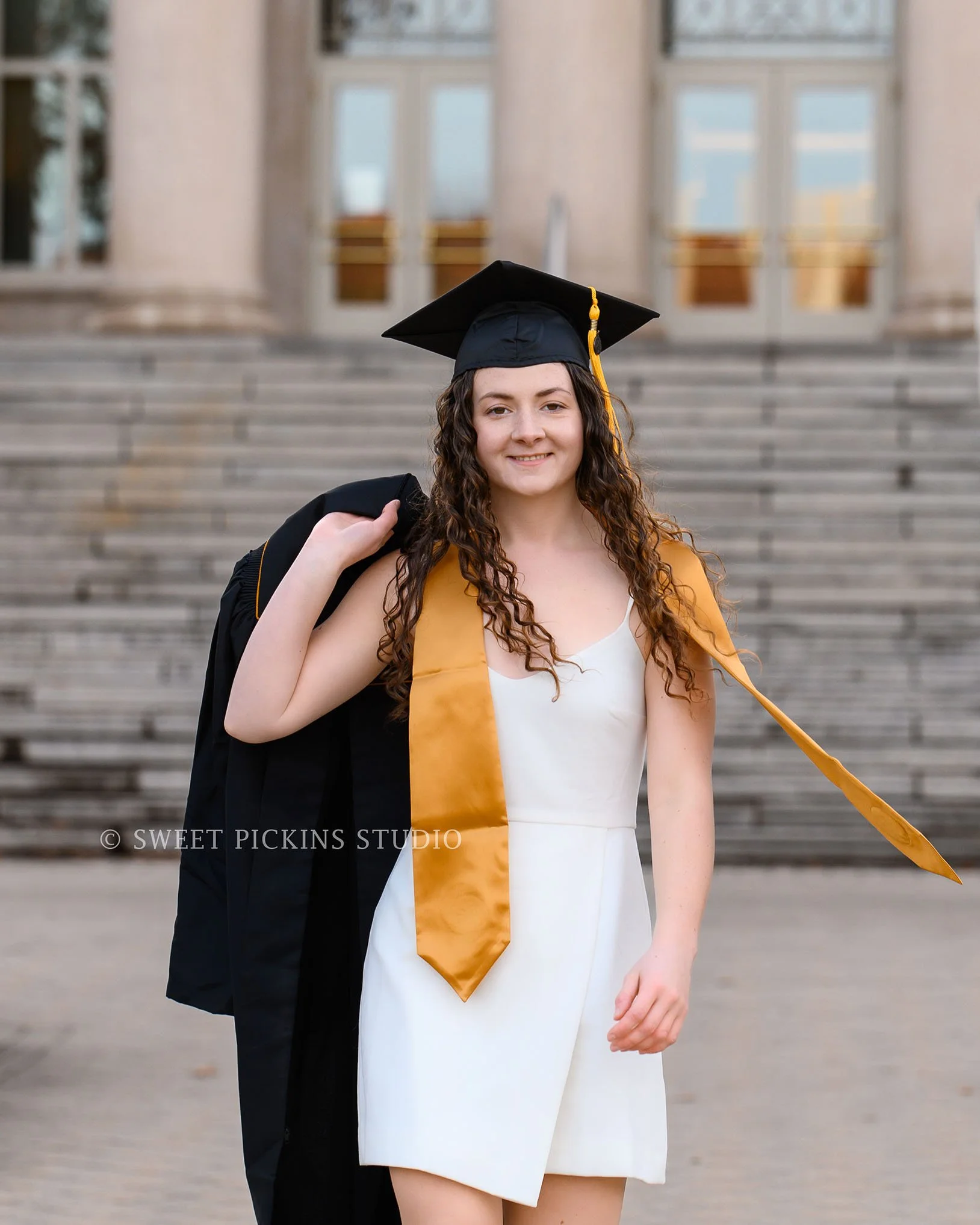 College Graduation Photography in Cap and Gown for Grads — Sweet ...