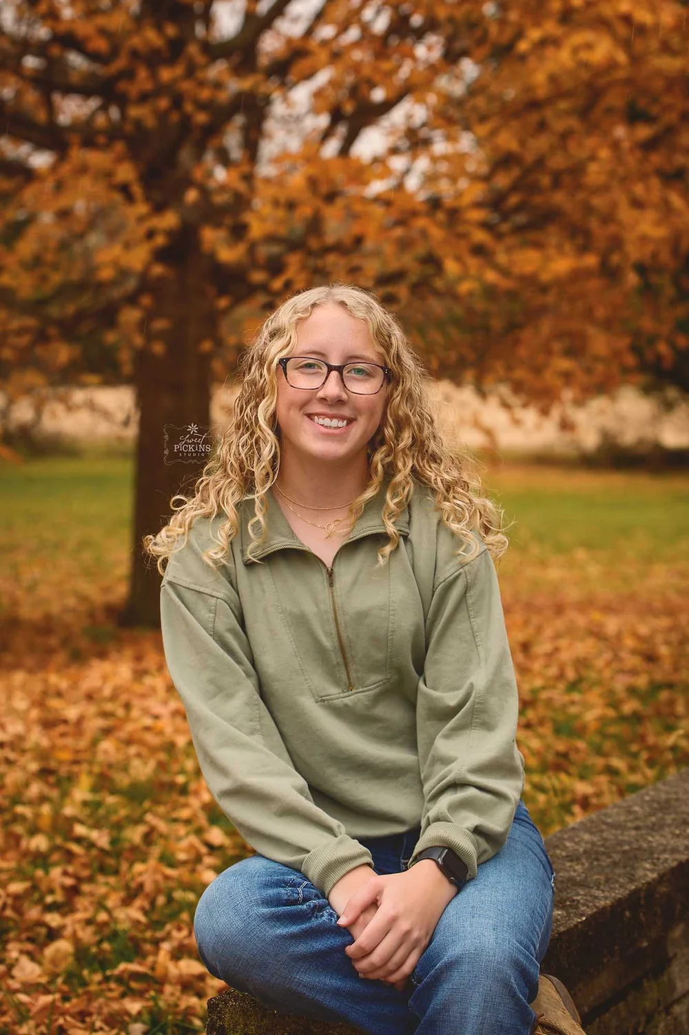 Rustic Fall Senior Girl Photography on Indiana Farm — Sweet Pickins ...