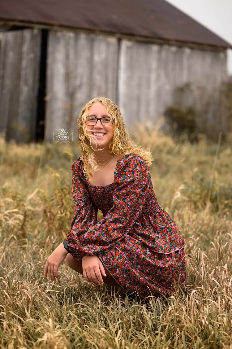Rustic Fall Senior Girl Photography on Indiana Farm — Sweet Pickins ...