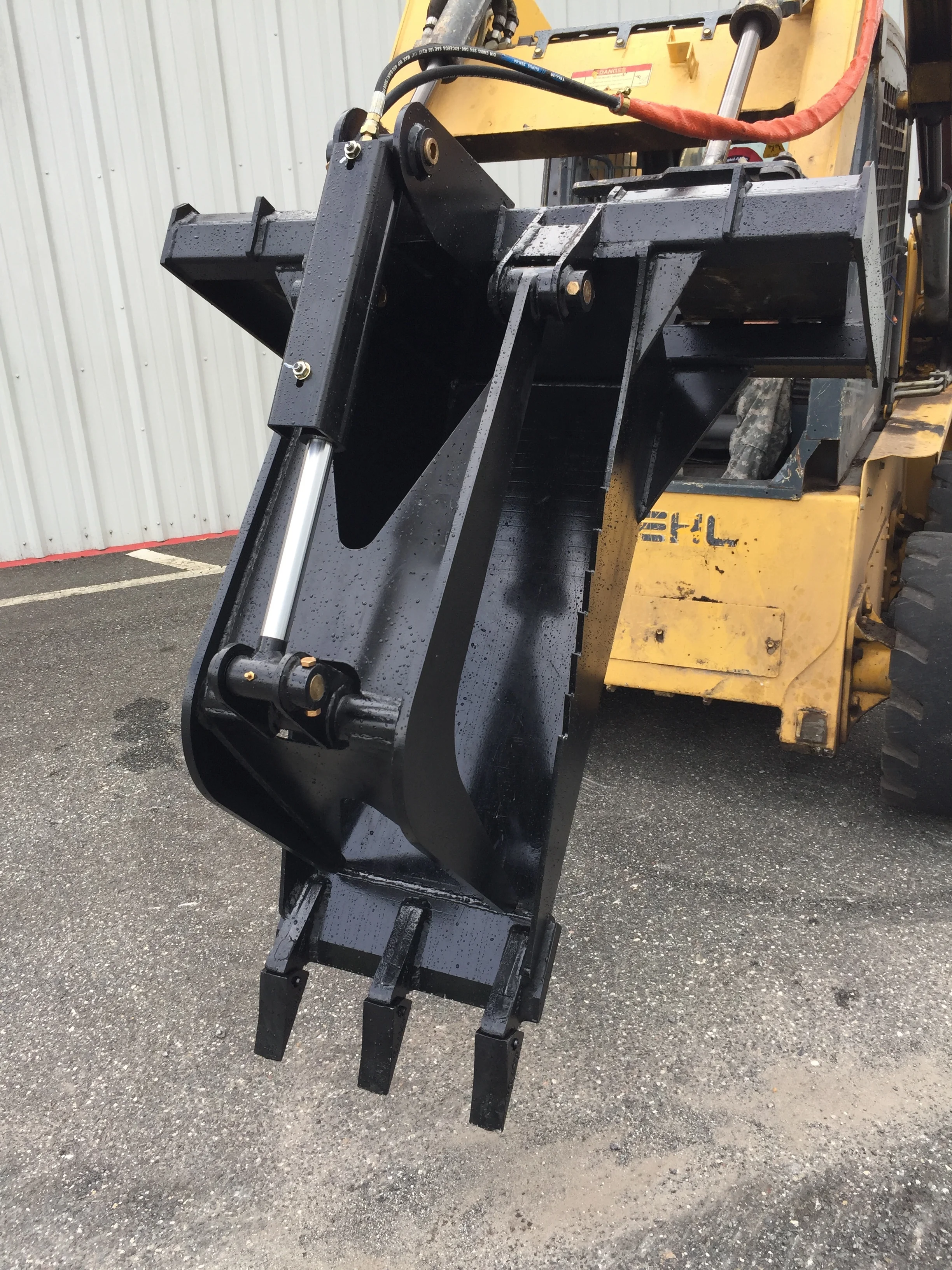 Heavy Duty Stump Bucket (hydraulic) — McLaren Metal
