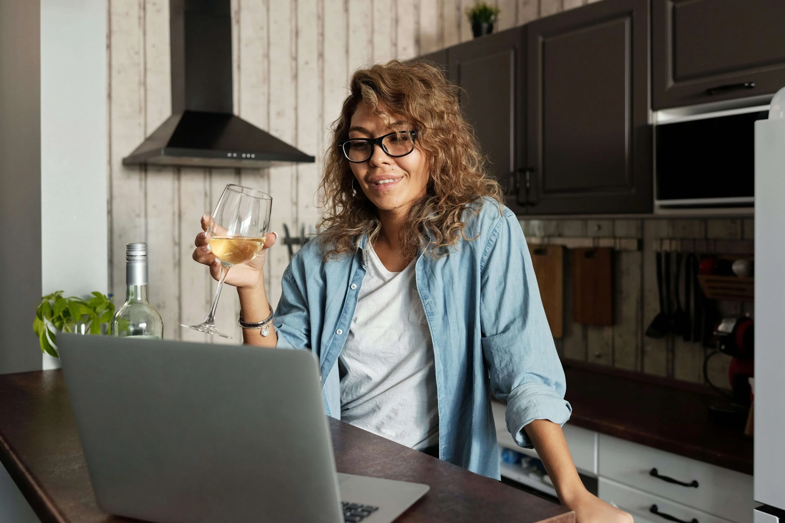 The 4 Types of Alcohol Drinkers: What Type Are You? — Anchor Therapy, LLC