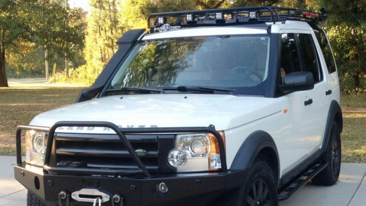 Land Rover LR3 Roof Racks — Voyager Racks