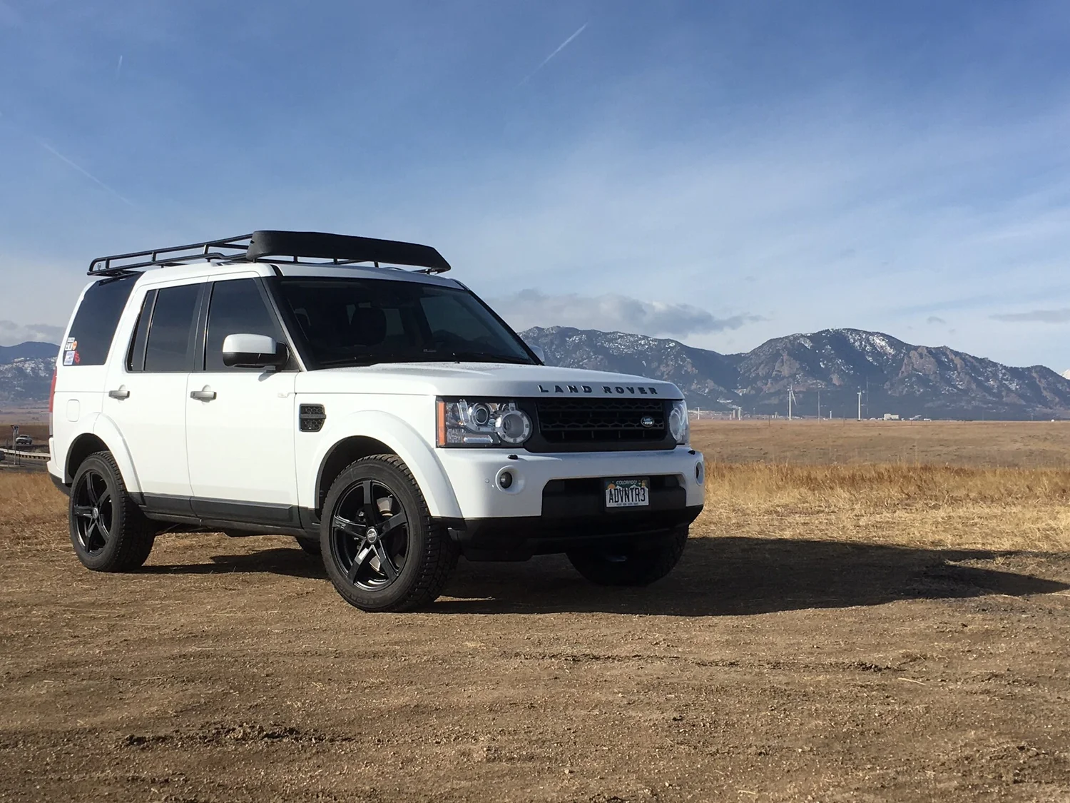 Land Rover LR4 Low Profile Edition Roof Rack — Voyager Racks