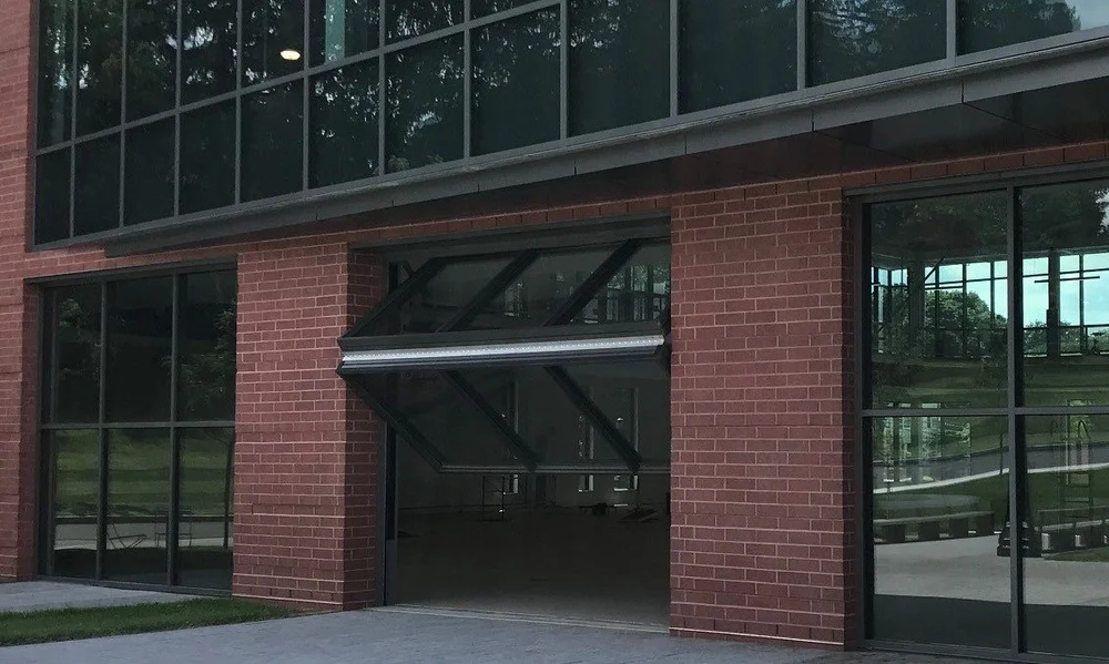 Blending Sight Lines with Adjacent Curtain Wall to Achieve Flexible and ...
