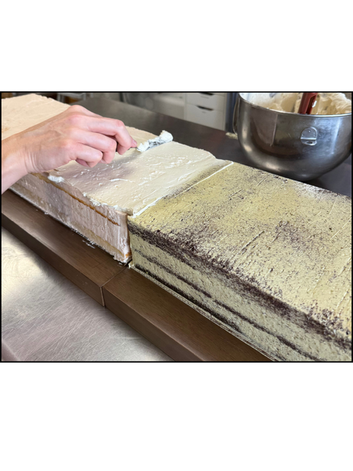 Our Guide to Successful Long Table Runner Cakes — Sweet Heather Anne ...