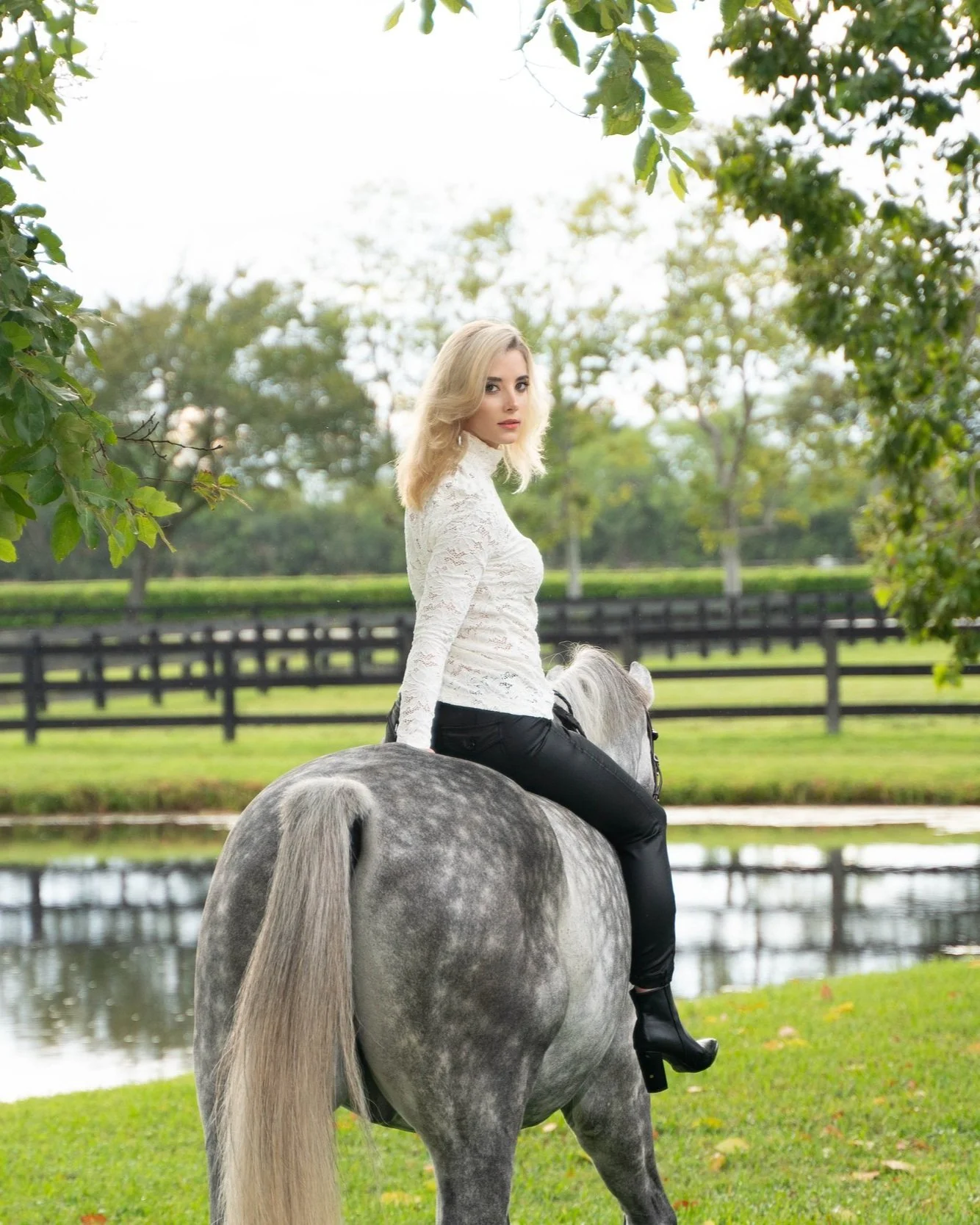 Hailey Feldman - About The Style Blog