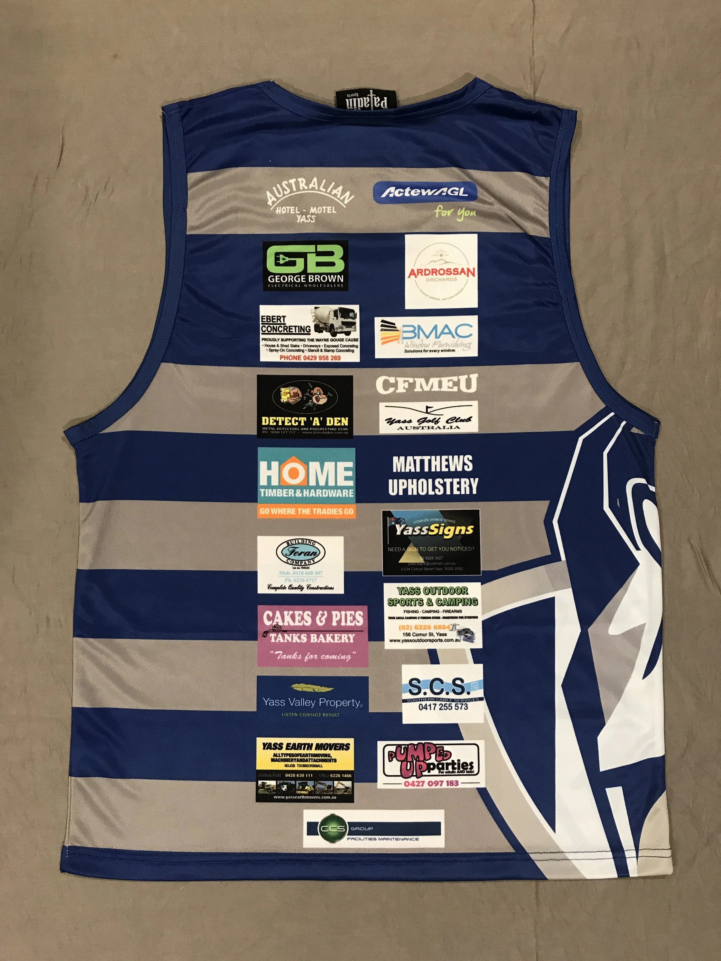 Store — Yass Roos AFC
