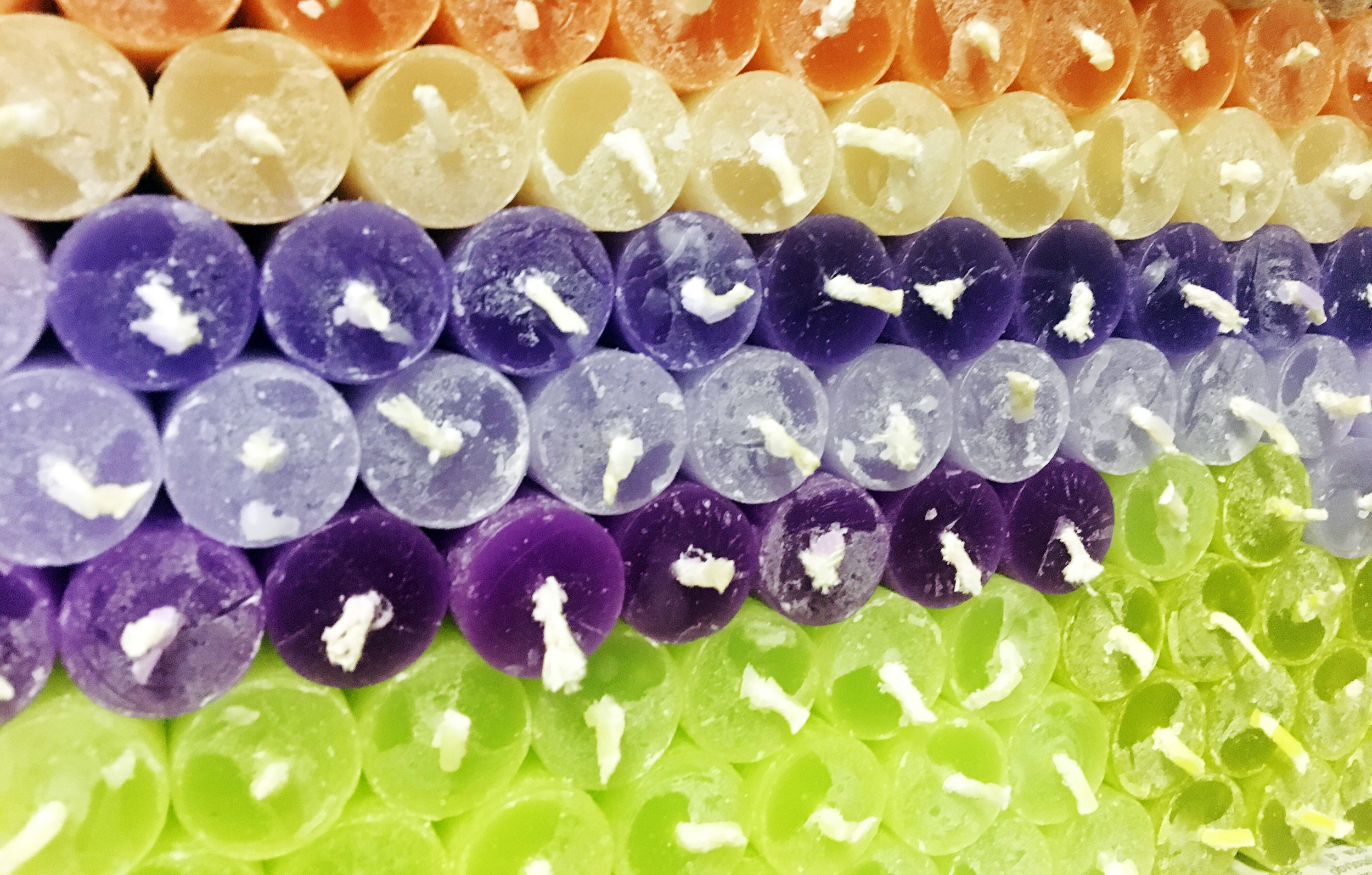 Kapula — Plain-Frosted Candles