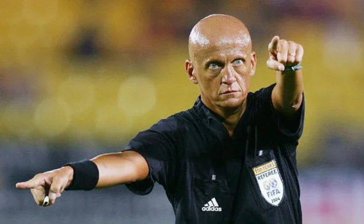 Top 10 Best football/soccer referees of all time — REFSIX
