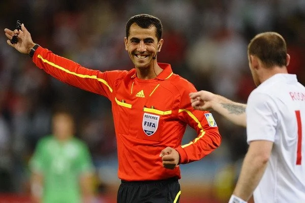 Top 10 Best football/soccer referees of all time — REFSIX