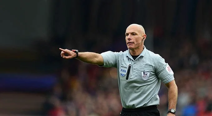 Top 10 Best football/soccer referees of all time — REFSIX